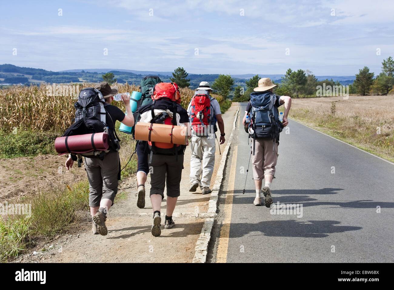 4 ways road hi-res stock photography and images - Alamy