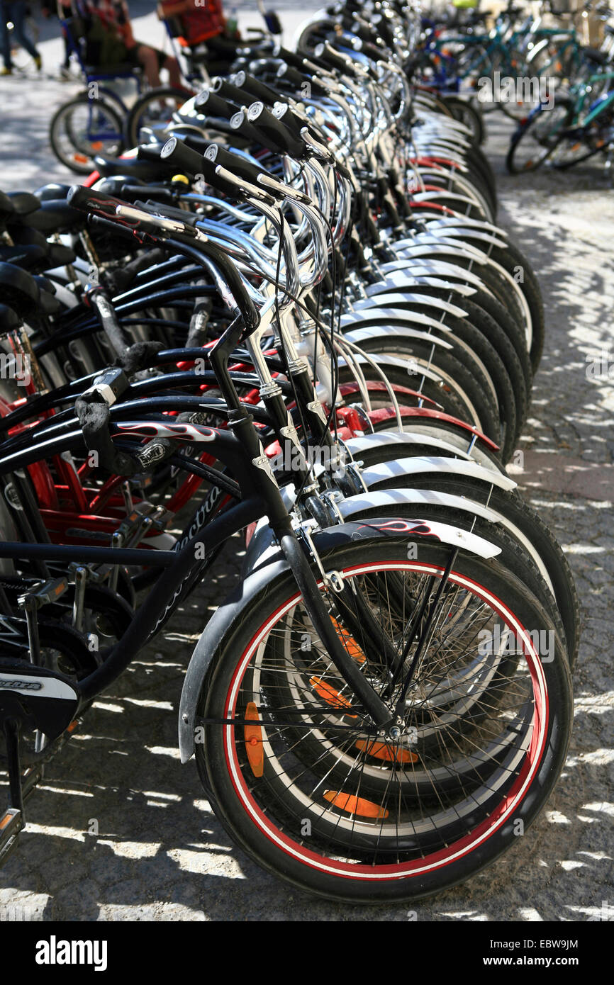 Row of bikes hi-res stock photography and images - Alamy
