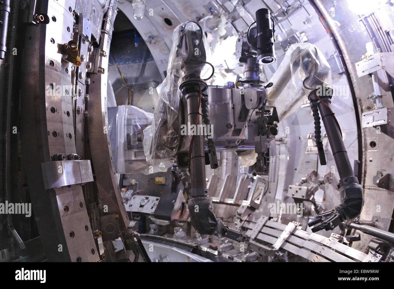 Tokamak reactor chamber High Resolution Stock Photography and Images ...