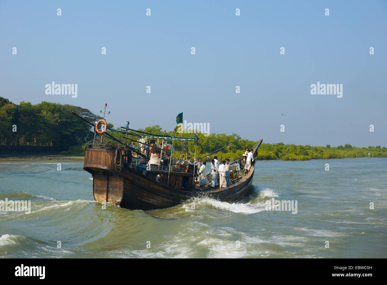 Bangladesh river boat hi-res stock photography and images - Alamy