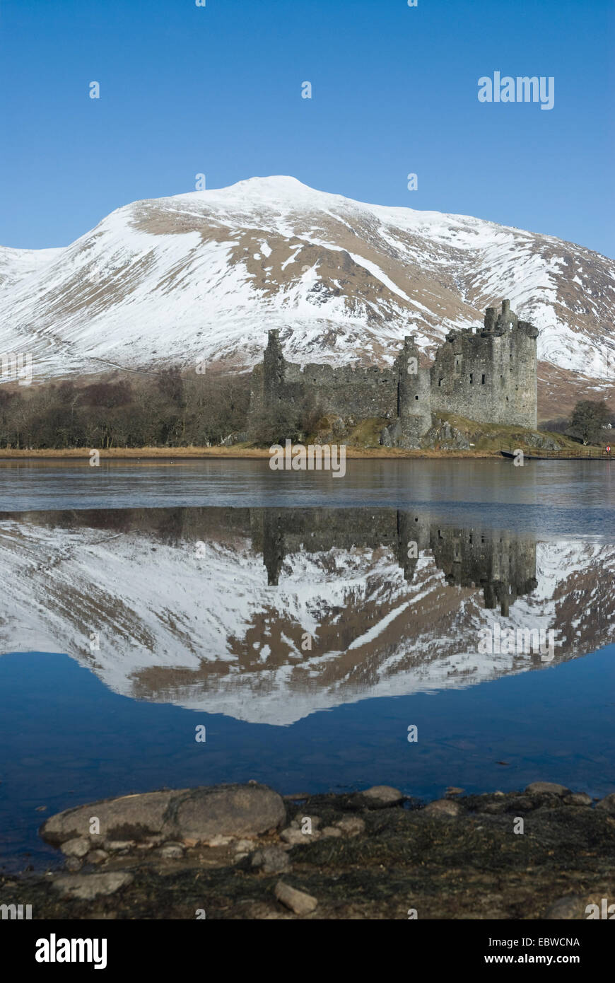 Kilchurn castle winter hi-res stock photography and images - Alamy