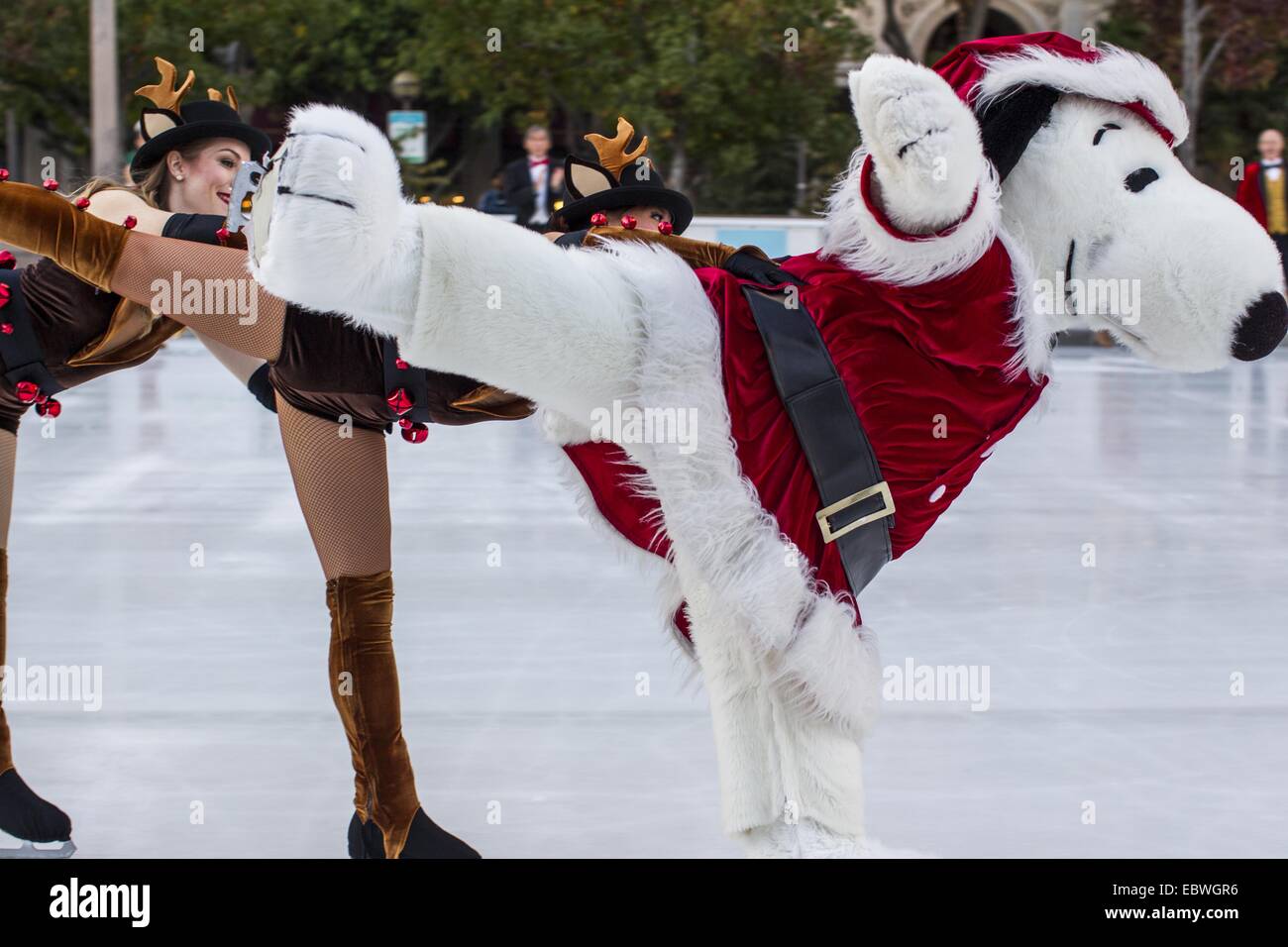 Los Angeles, California, USA. 4th Dec, 2014. Cartoon character Snoopy ...