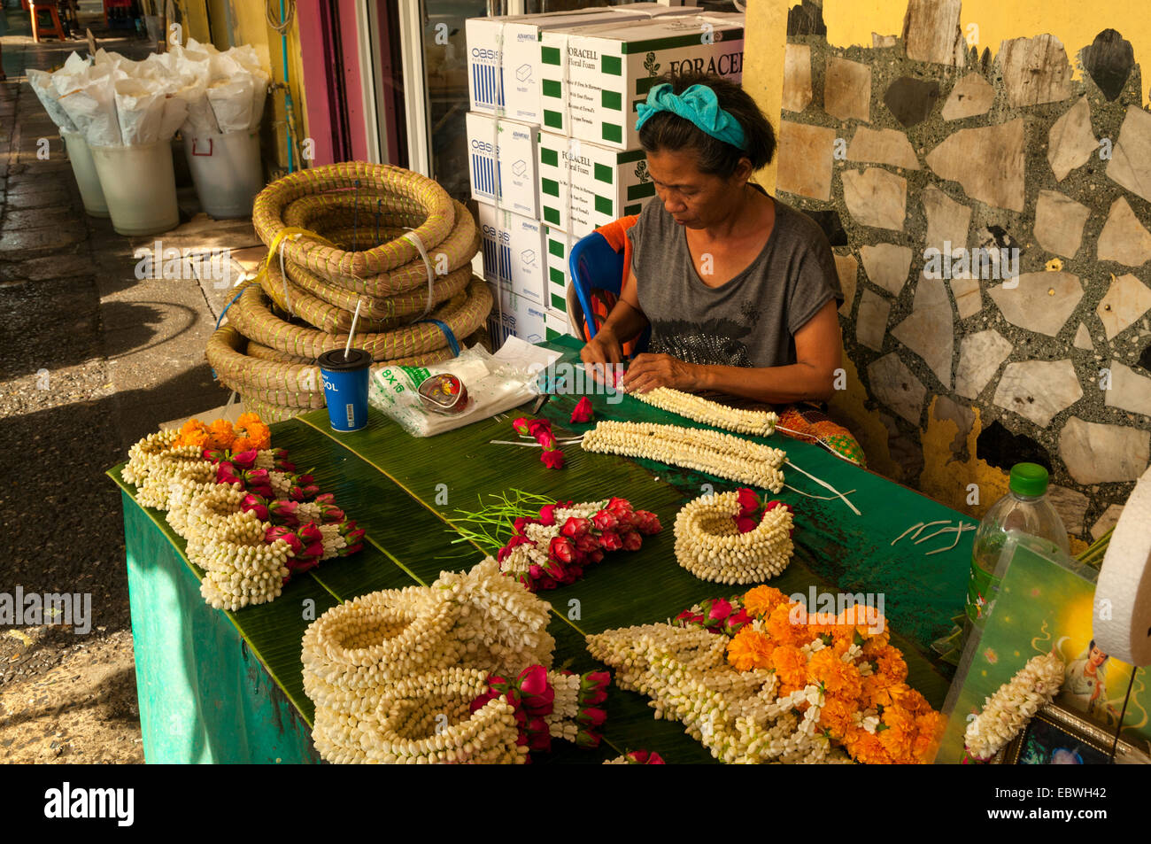 Flower Amulet Maker, Flower Market, Bangkok, Thailand Stock Photo - Alamy