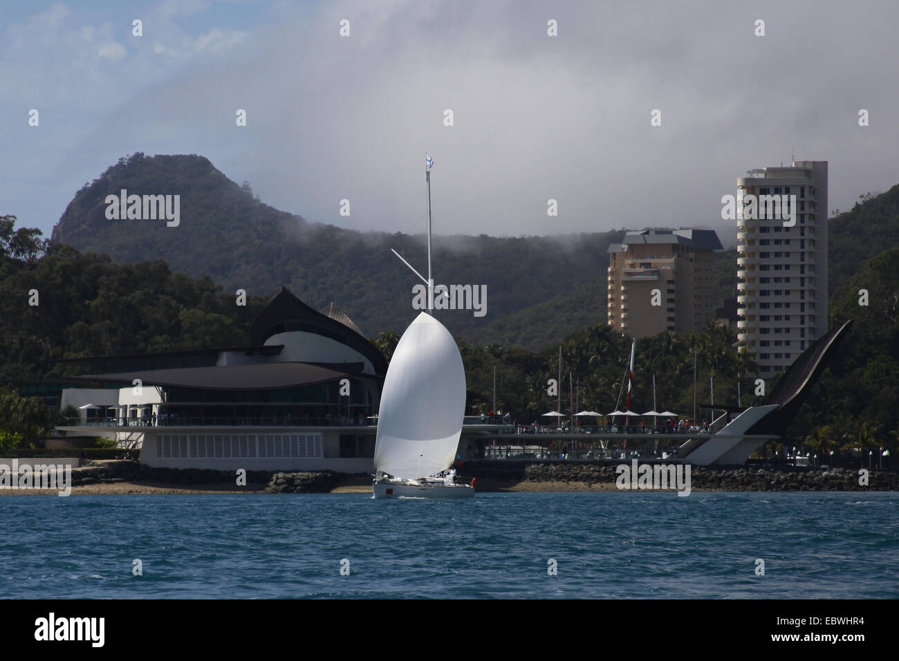 Ship sail yardarm hi-res stock photography and images - Alamy