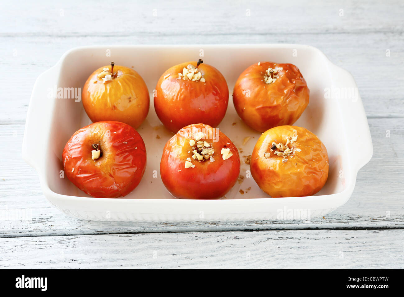 Apples in a dish hi-res stock photography and images - Alamy
