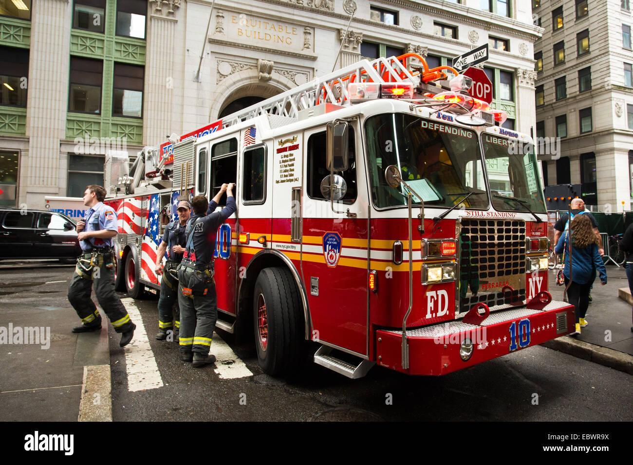 FDNY Ladder 10, Manhattan, NY, USA, Oct. 16, 2014 Stock Photo - Alamy