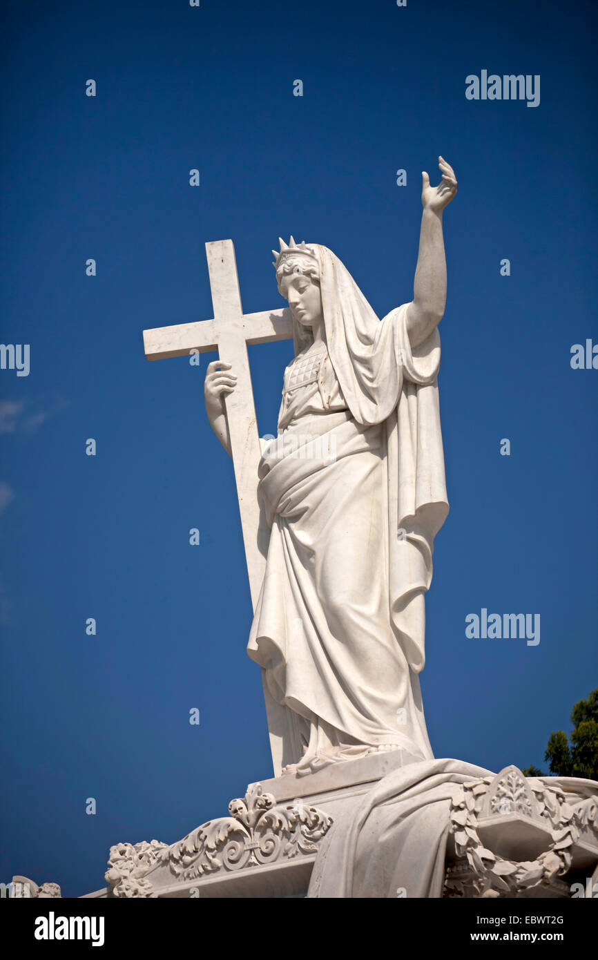 Statue on a grave in Cementerio Cristobal Colon, the largest cemetery ...