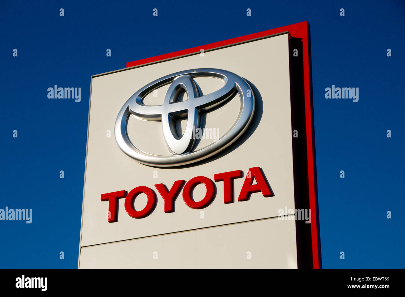 Toyota sign hi-res stock photography and images - Alamy