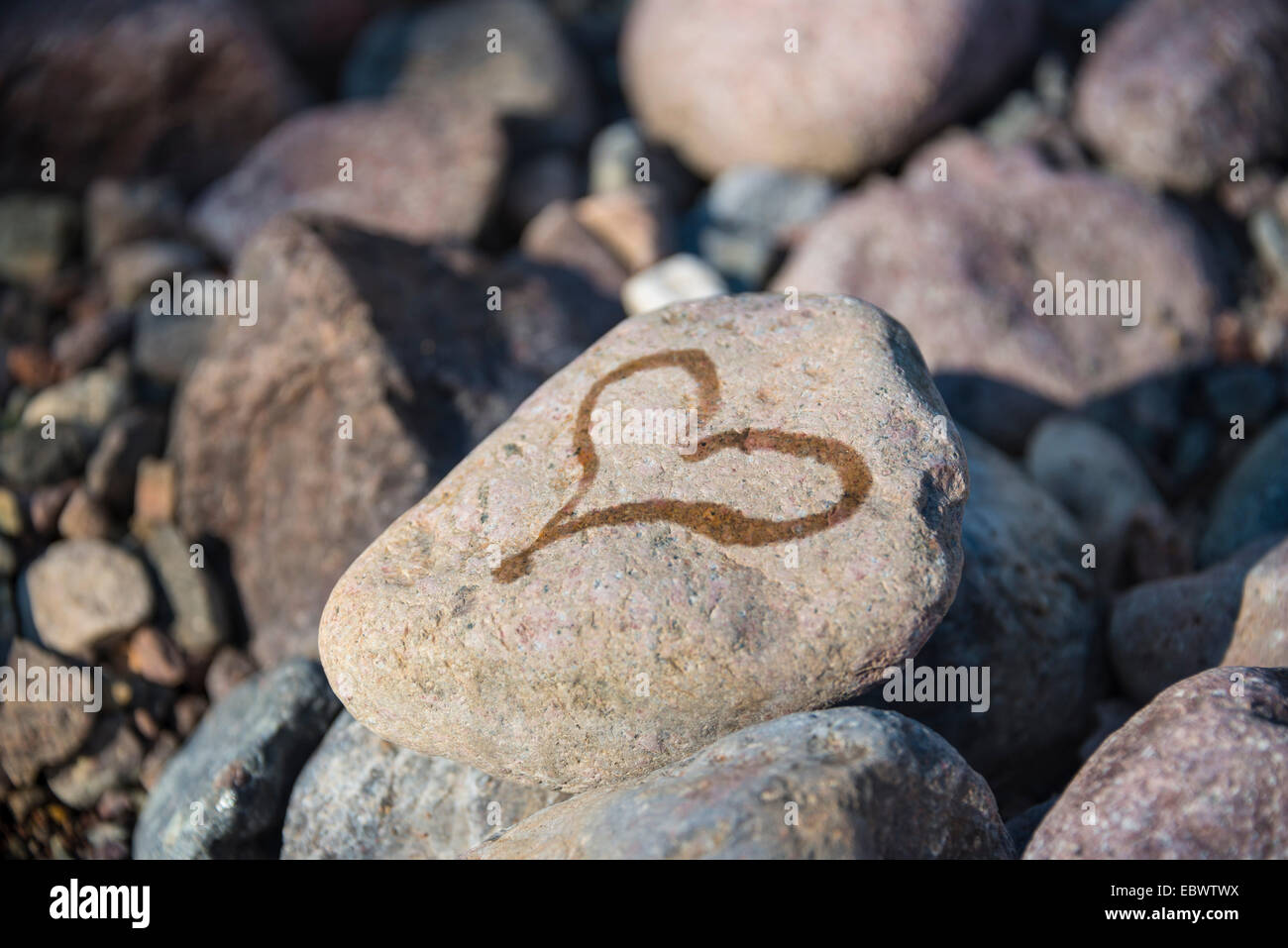 Pebble painted stone hi-res stock photography and images - Alamy