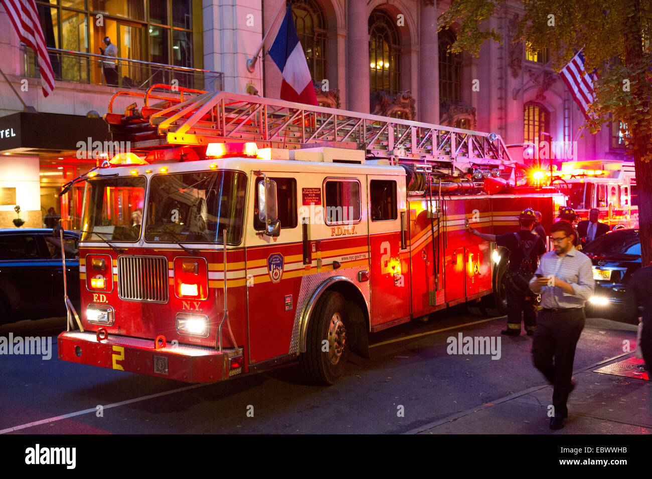 Fdny rescue 1 hi-res stock photography and images - Alamy