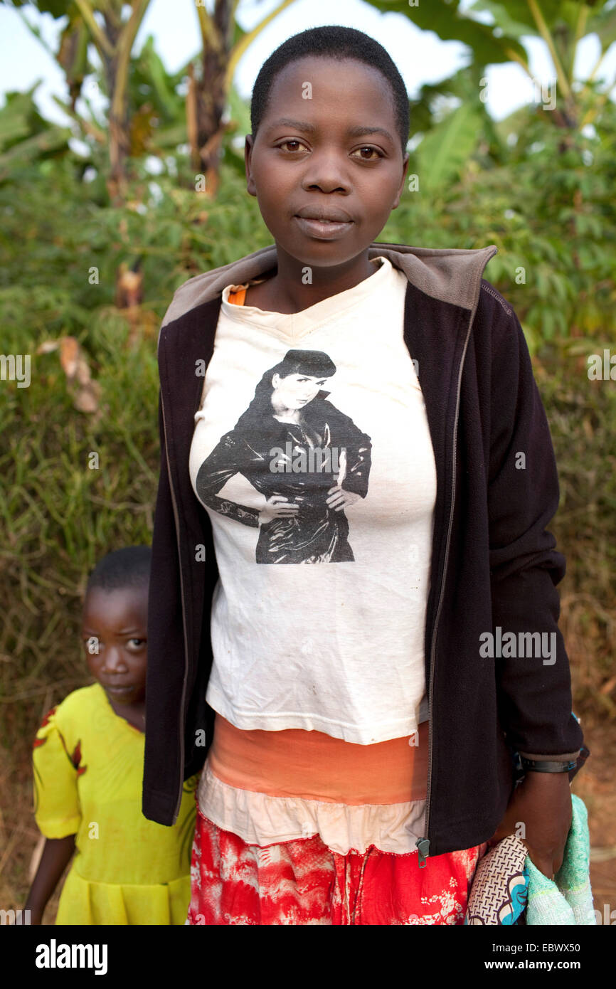 Burundi women hi-res stock photography and images - Alamy