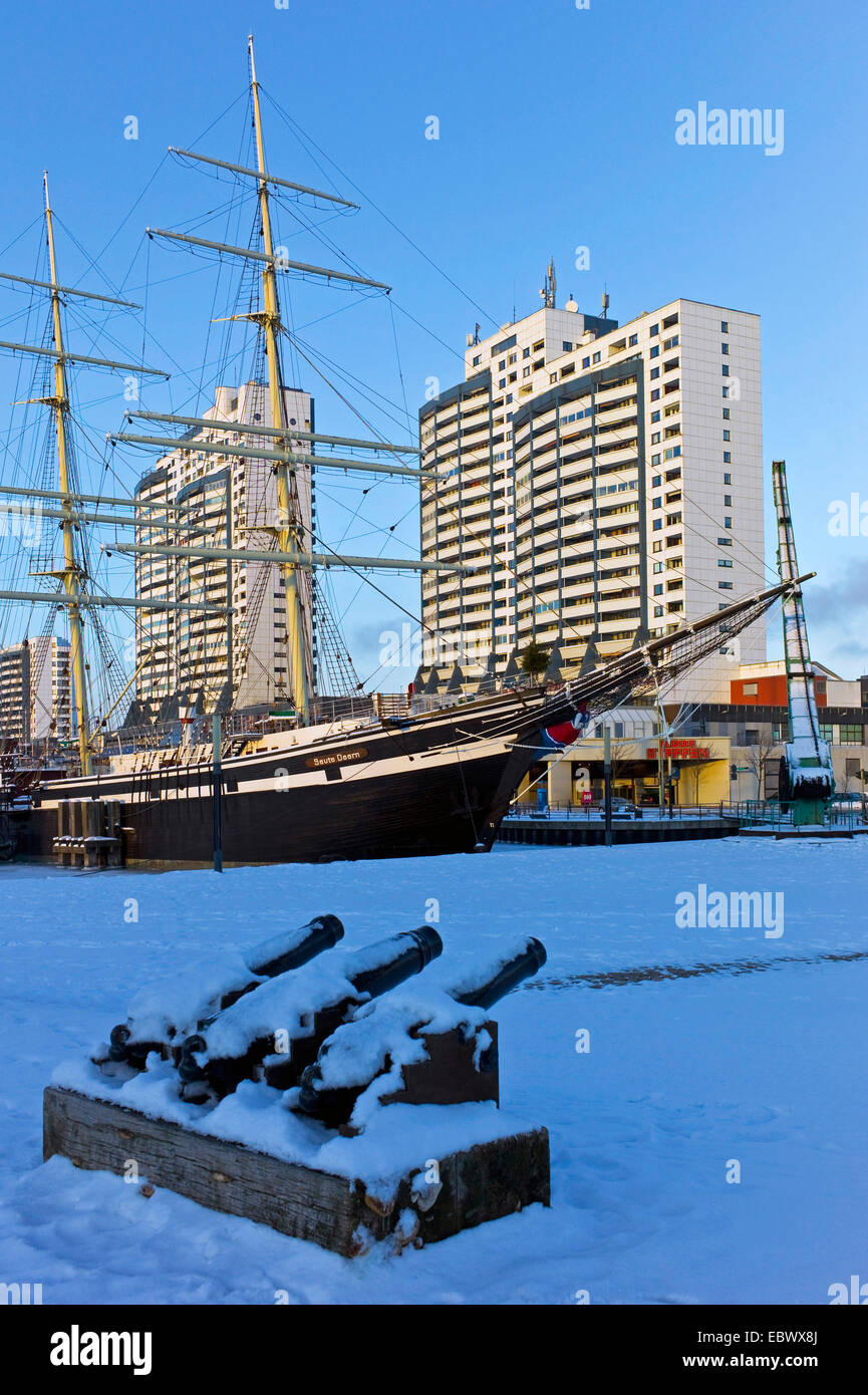snow covered cannons of German Maritime Museum, sailing ship and ...