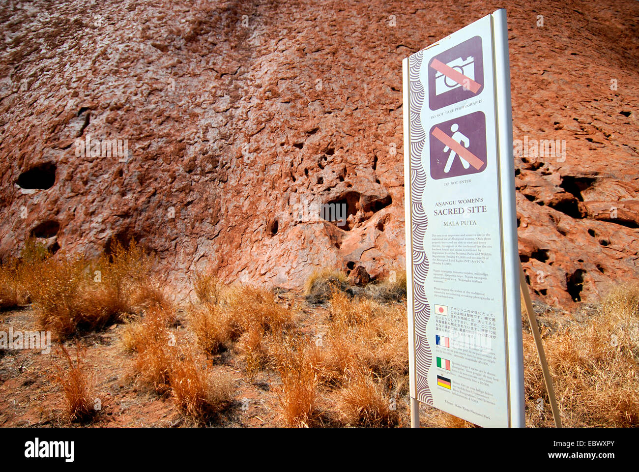 Do not take photo uluru sign hi-res stock photography and images - Alamy