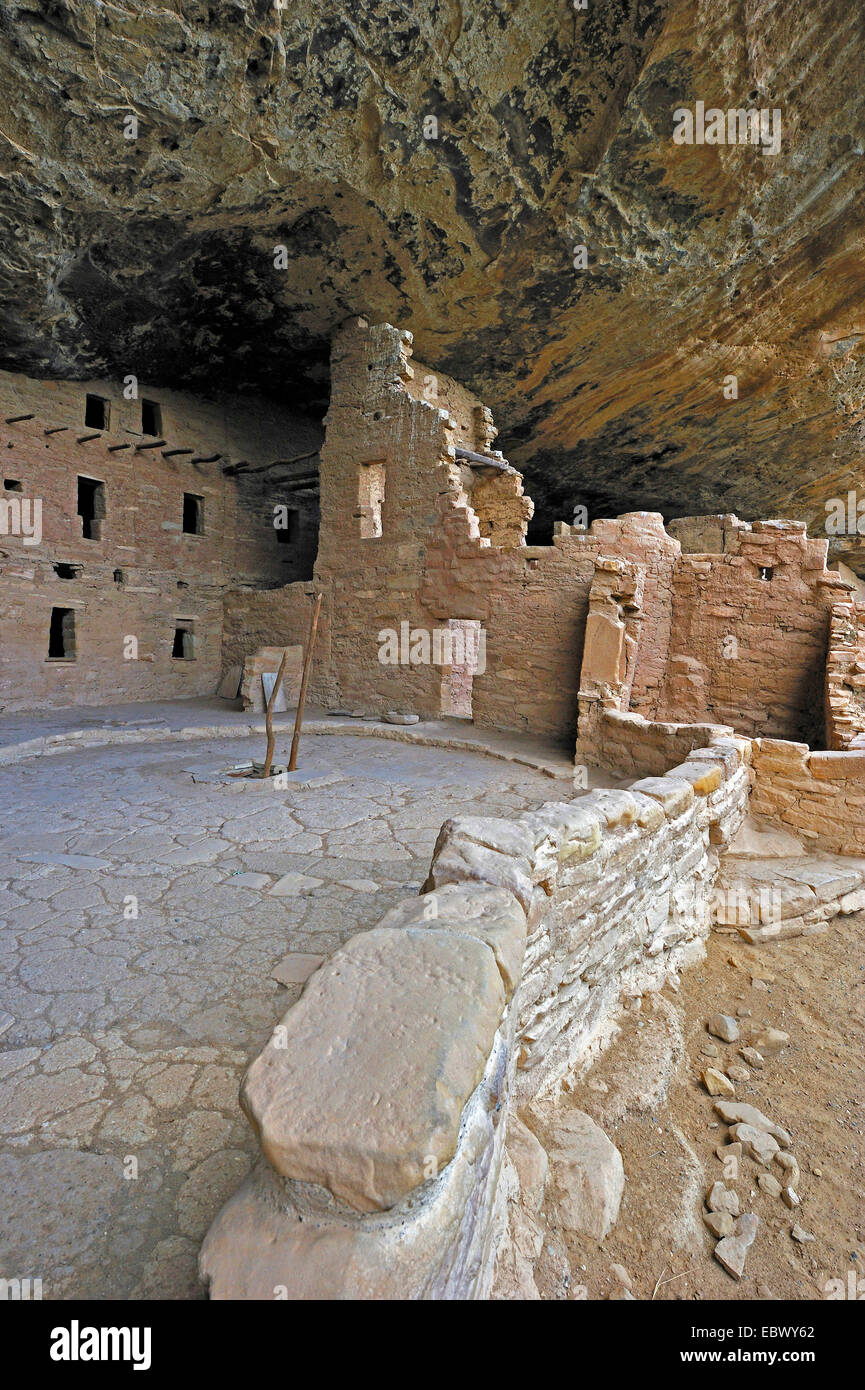 Spruce Tree House, cliff dwellings of Ancient Puebloan Native Americans ...