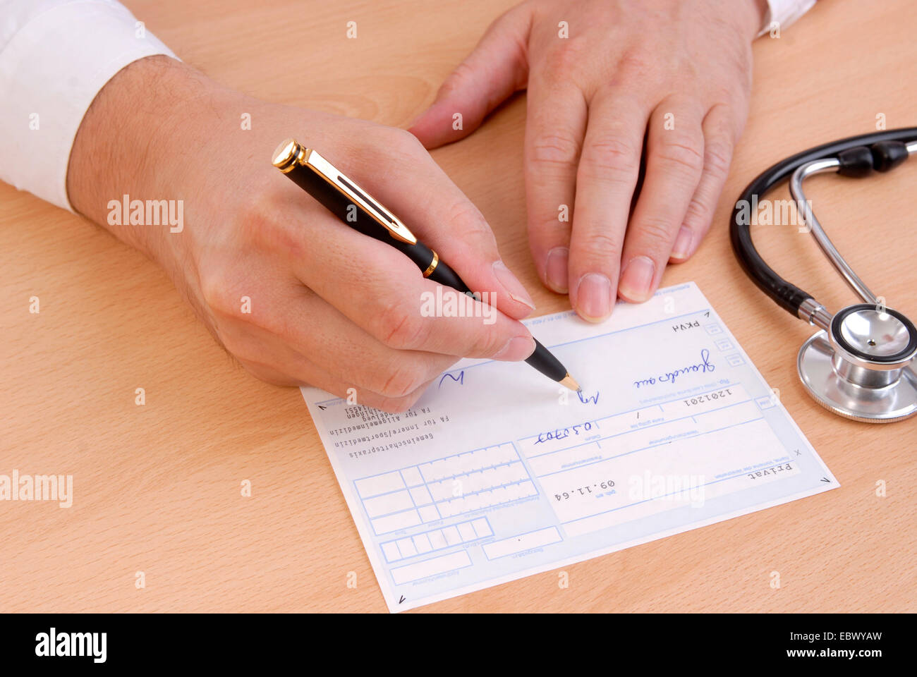 Prescribing drugs hi-res stock photography and images - Alamy