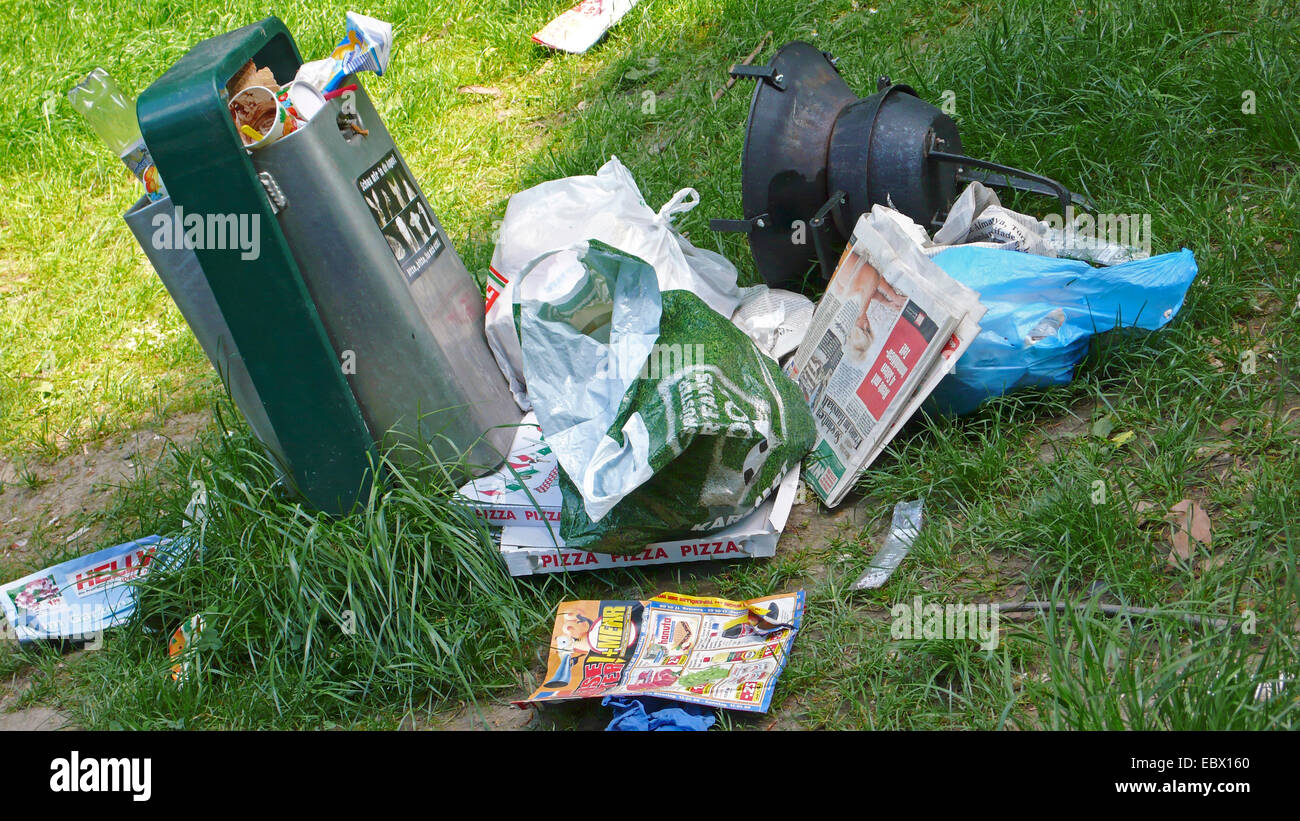 jam-packed waste bin in a park, Germany, North Rhine-Westphalia, Ruhr ...