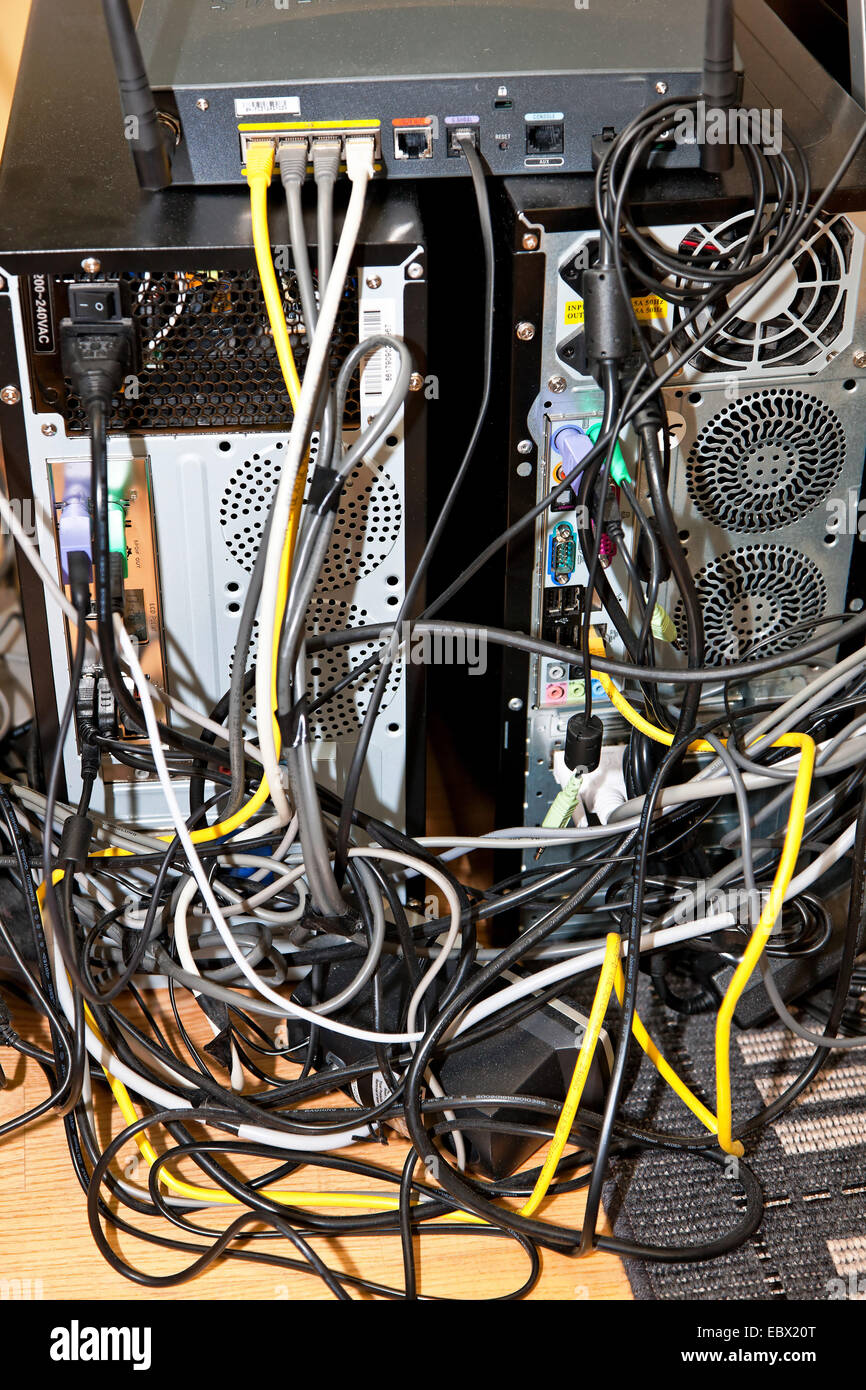 Computer cable clutter hi-res stock photography and images - Alamy