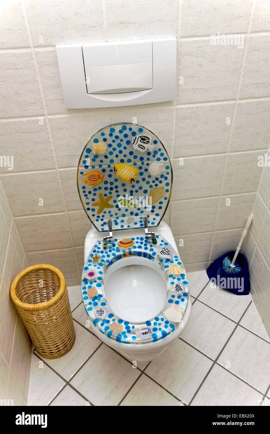Toilet seat hi-res stock photography and images - Alamy