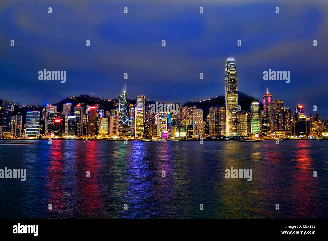 Hong Kong skyline at night with Victoris peak in background, China ...