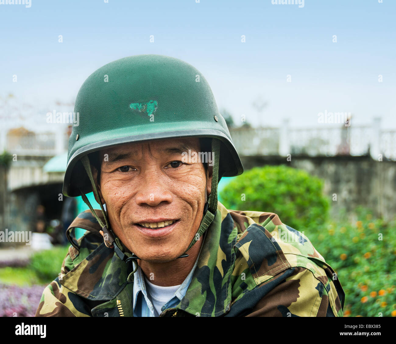 Vietnamese man male smile hi-res stock photography and images - Alamy