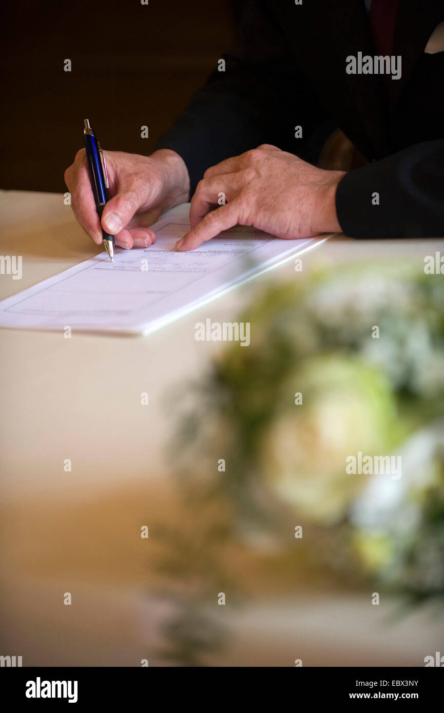 Civil marriage ceremony hi-res stock photography and images - Alamy