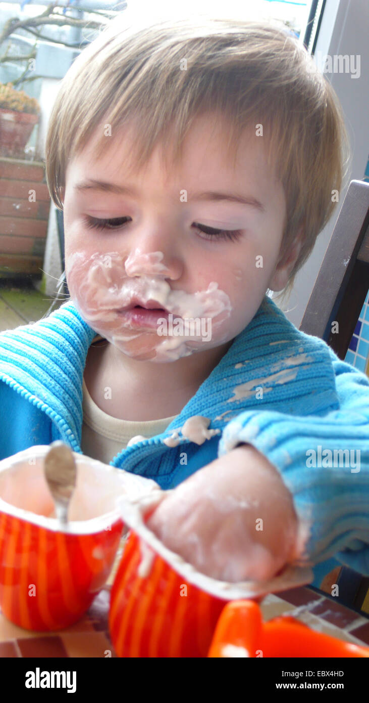 Yoghurt pudding hi-res stock photography and images - Alamy