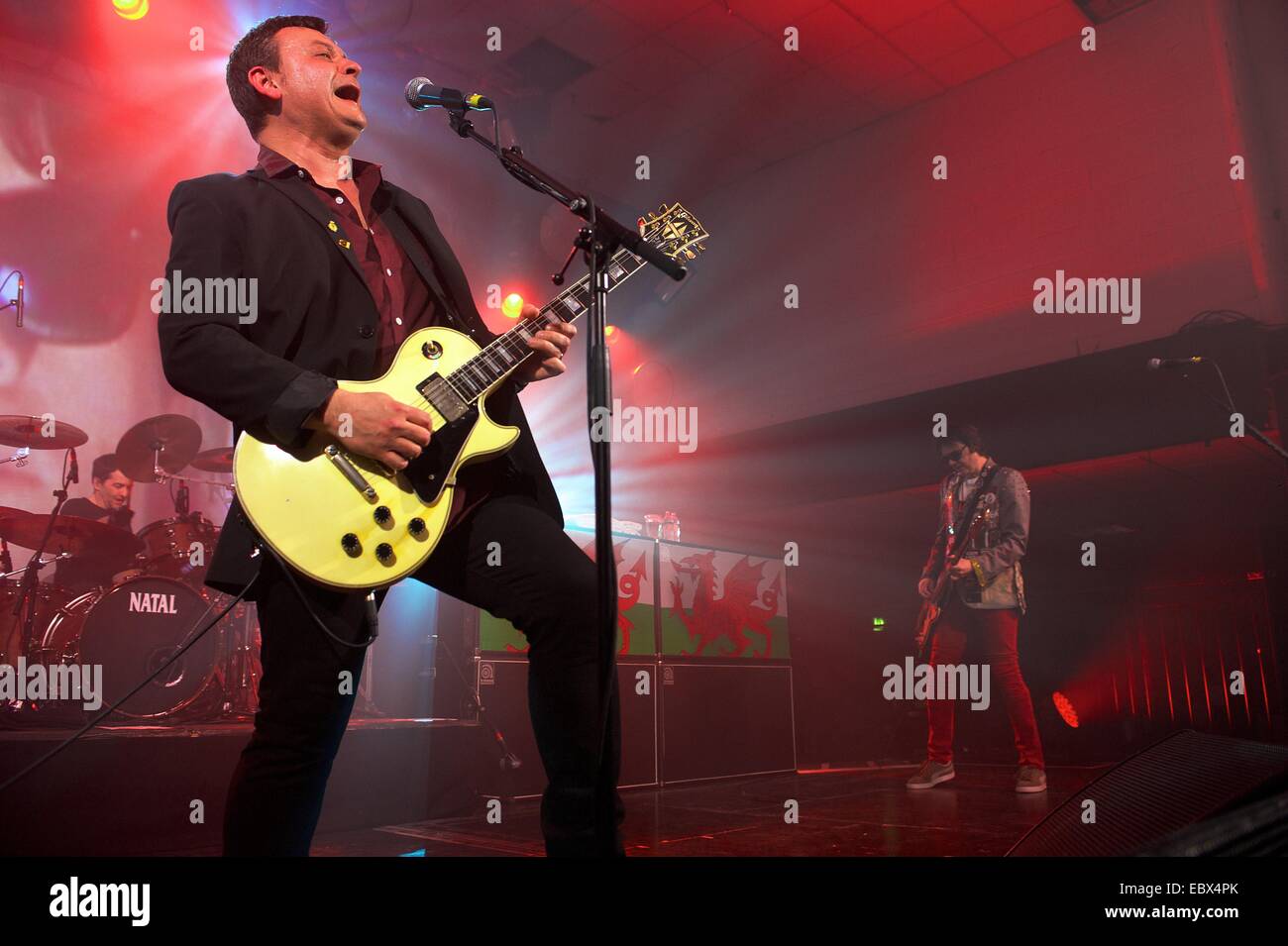 Manic street preachers sean moore hi-res stock photography and images ...