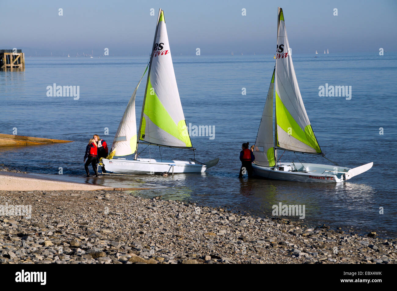 Dinghy sailing uk hi-res stock photography and images - Alamy