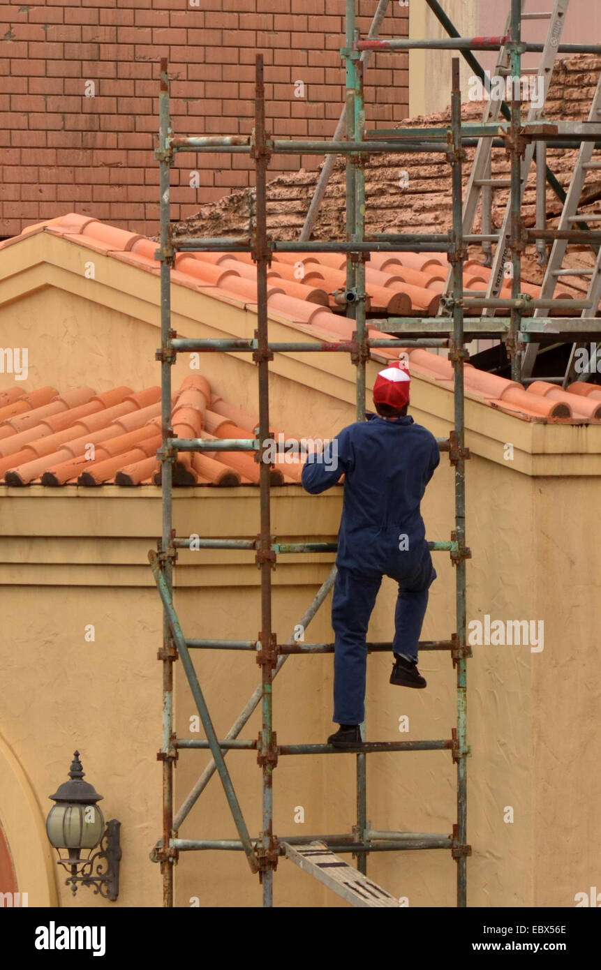 Scaffold Dangerous High Resolution Stock Photography and Images - Alamy
