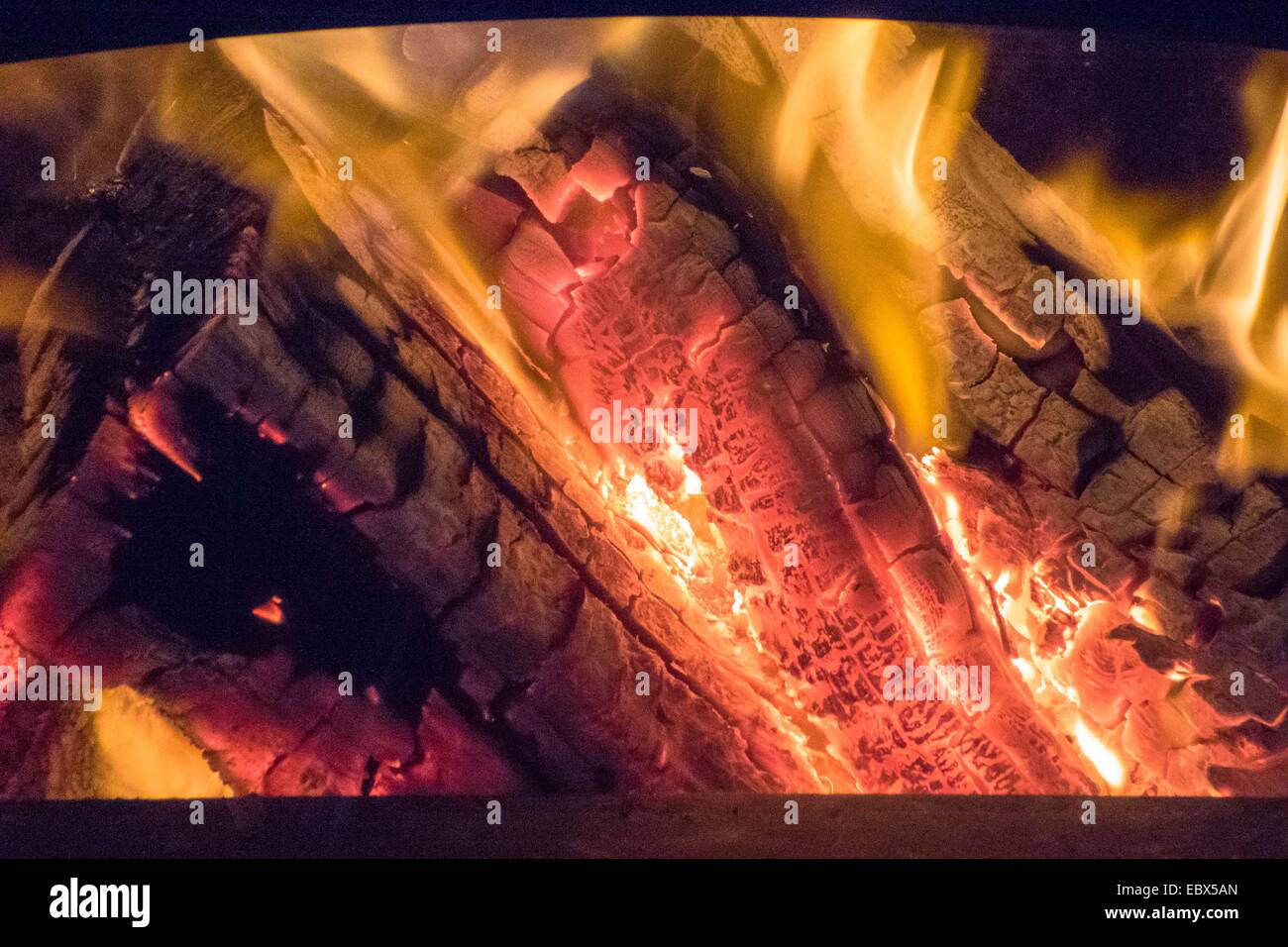 Kaminfeuer hi-res stock photography and images - Alamy