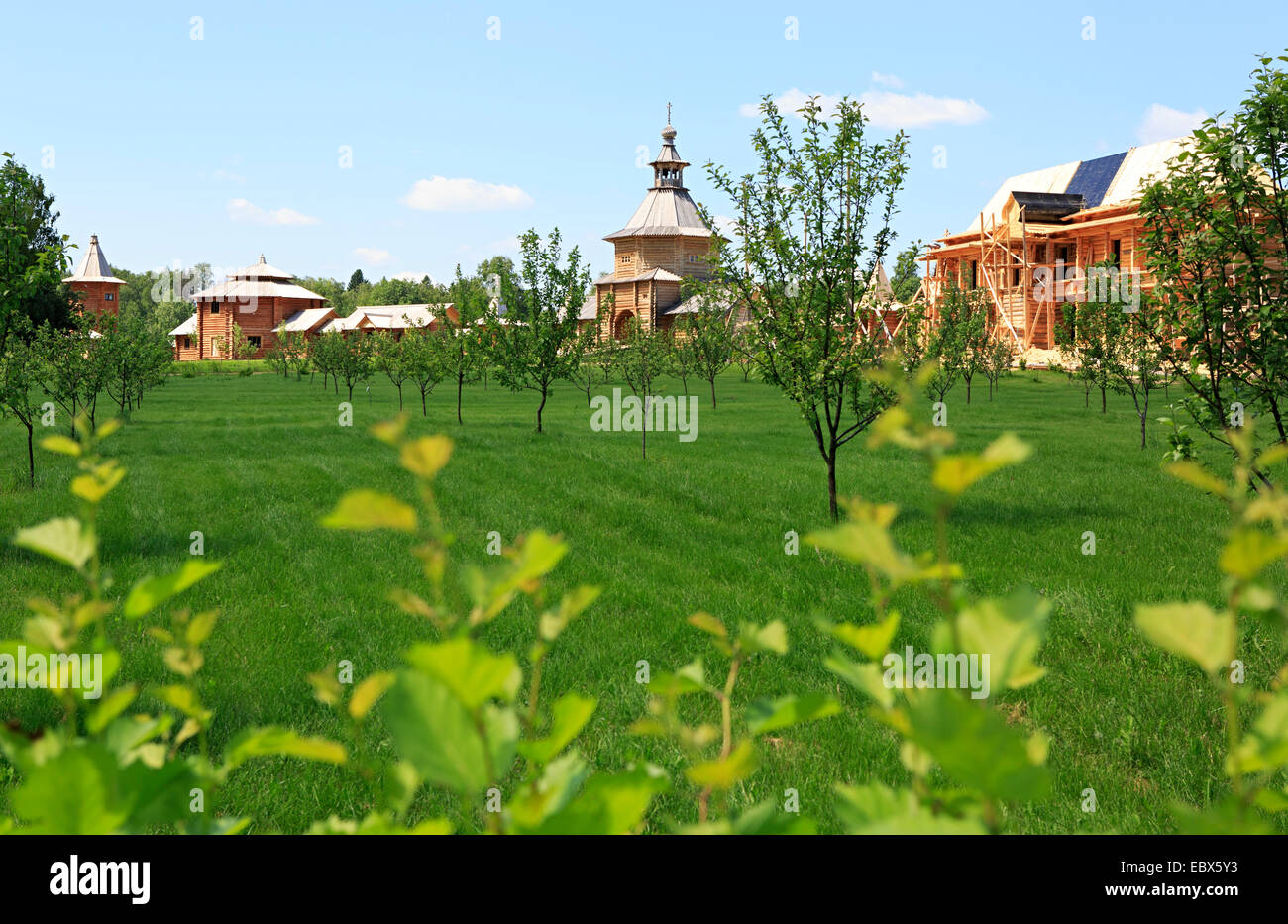 Pilgrims' center at the Falls Gremyachiy key Stock Photo - Alamy