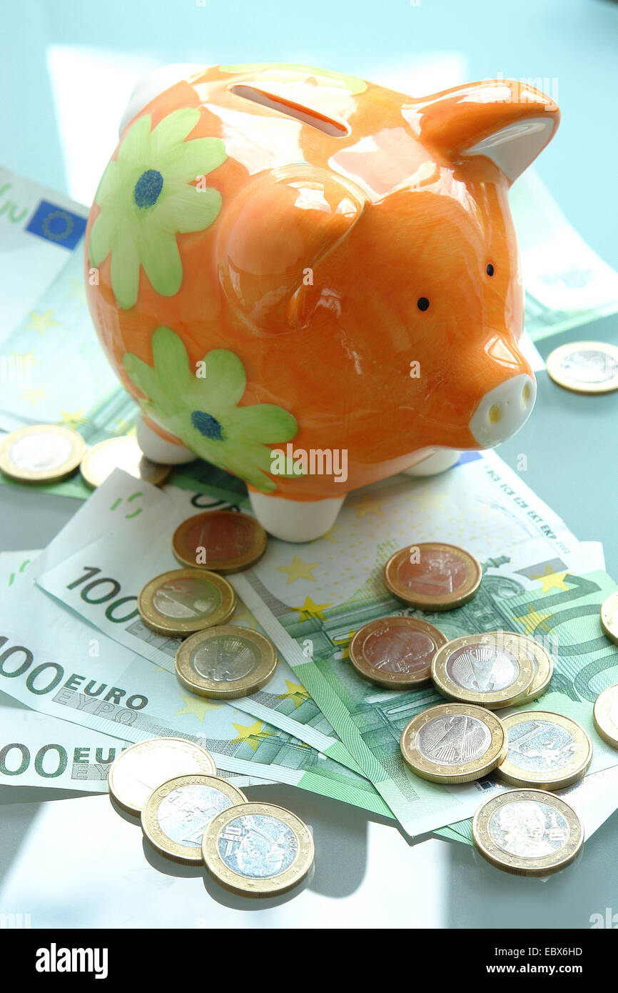 piggy bank and Euro Stock Photo - Alamy