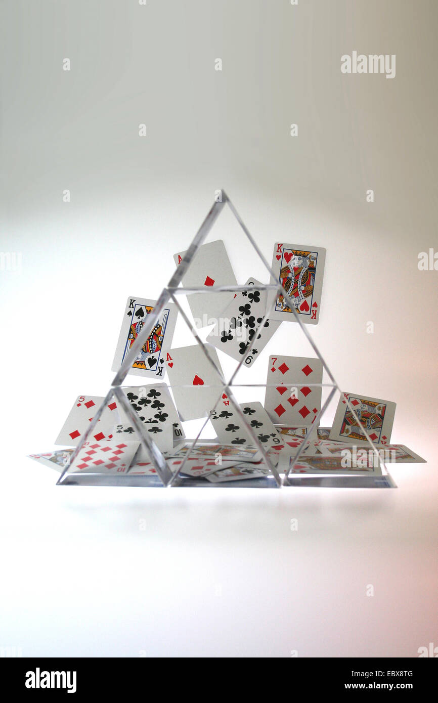 Collapsing playing cards hi-res stock photography and images - Alamy