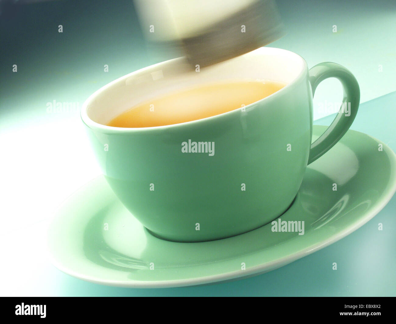 Tea motion hi-res stock photography and images - Alamy