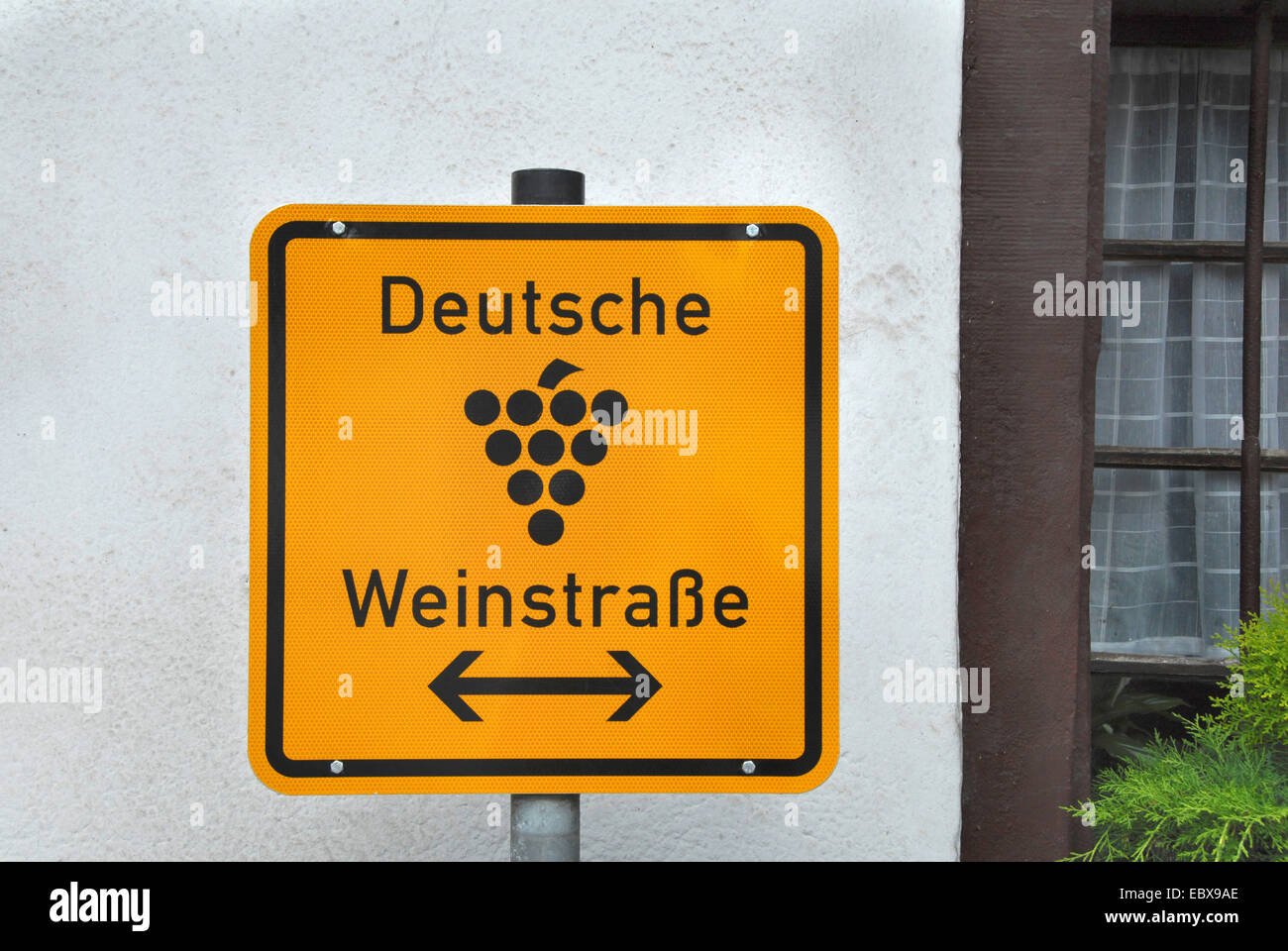 road sign Deutsche Weinstrasse, Germany, Rhineland-Palatinate, Pfalz ...