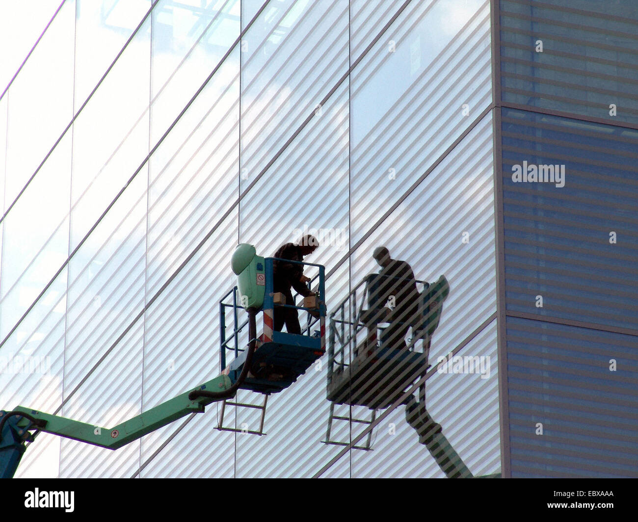 Window cleaners at a glass facade Stock Photo - Alamy