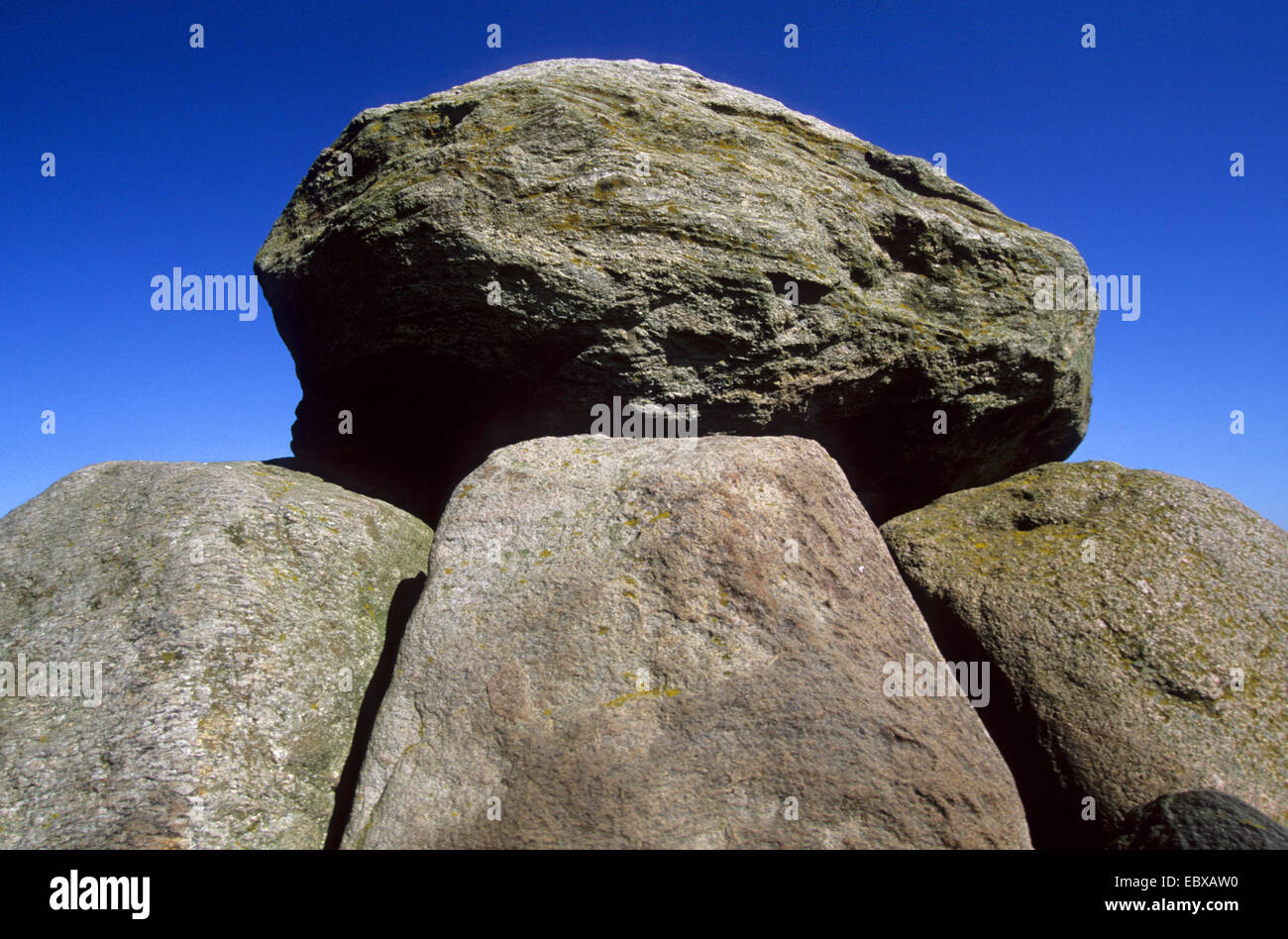 Megalith grave hi-res stock photography and images - Alamy
