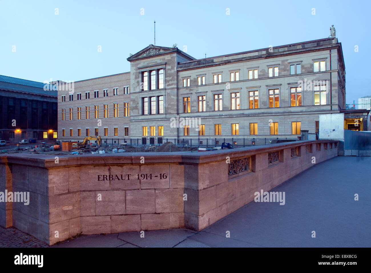 Neues museum hi-res stock photography and images - Alamy