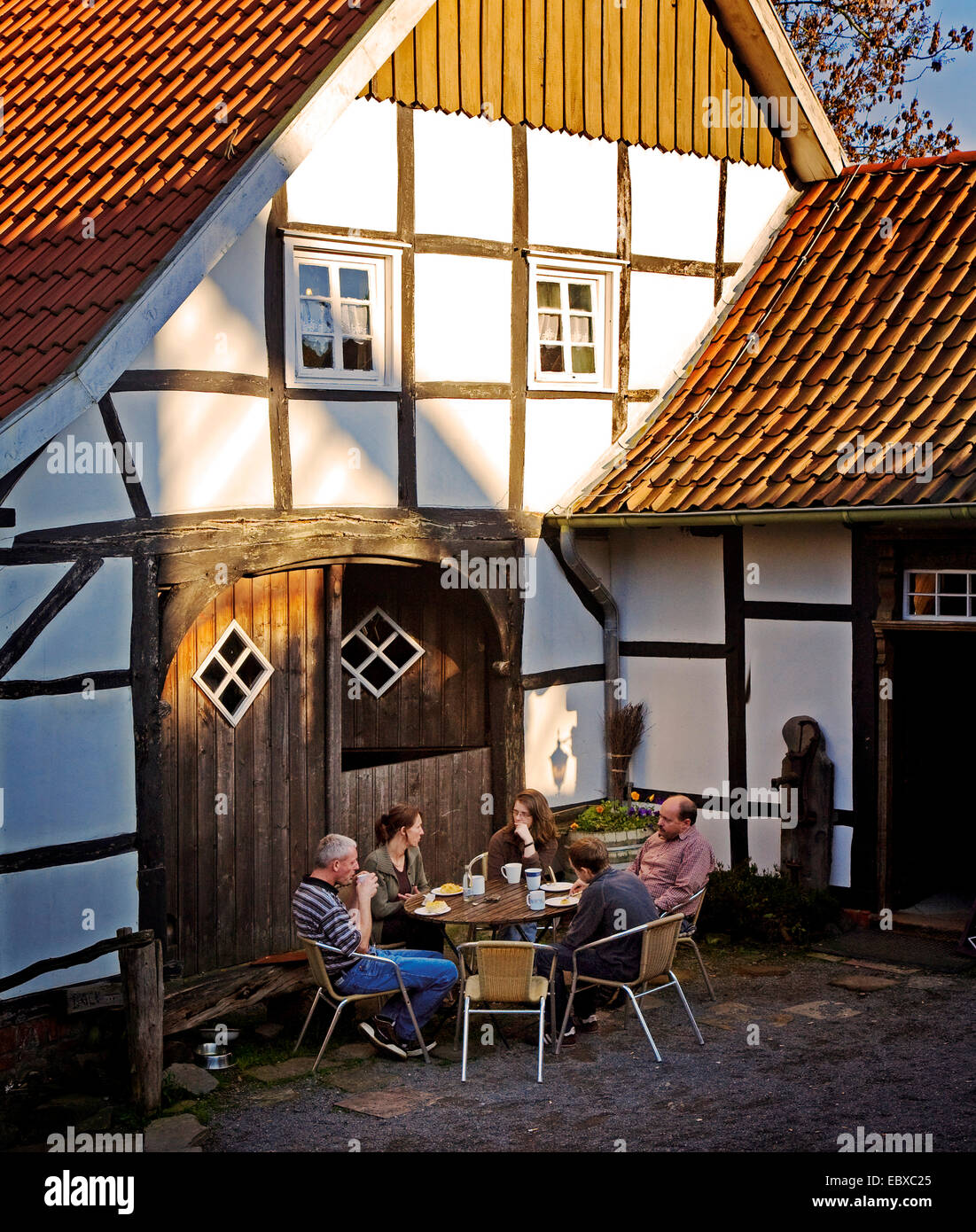 Historical persons hi-res stock photography and images - Alamy