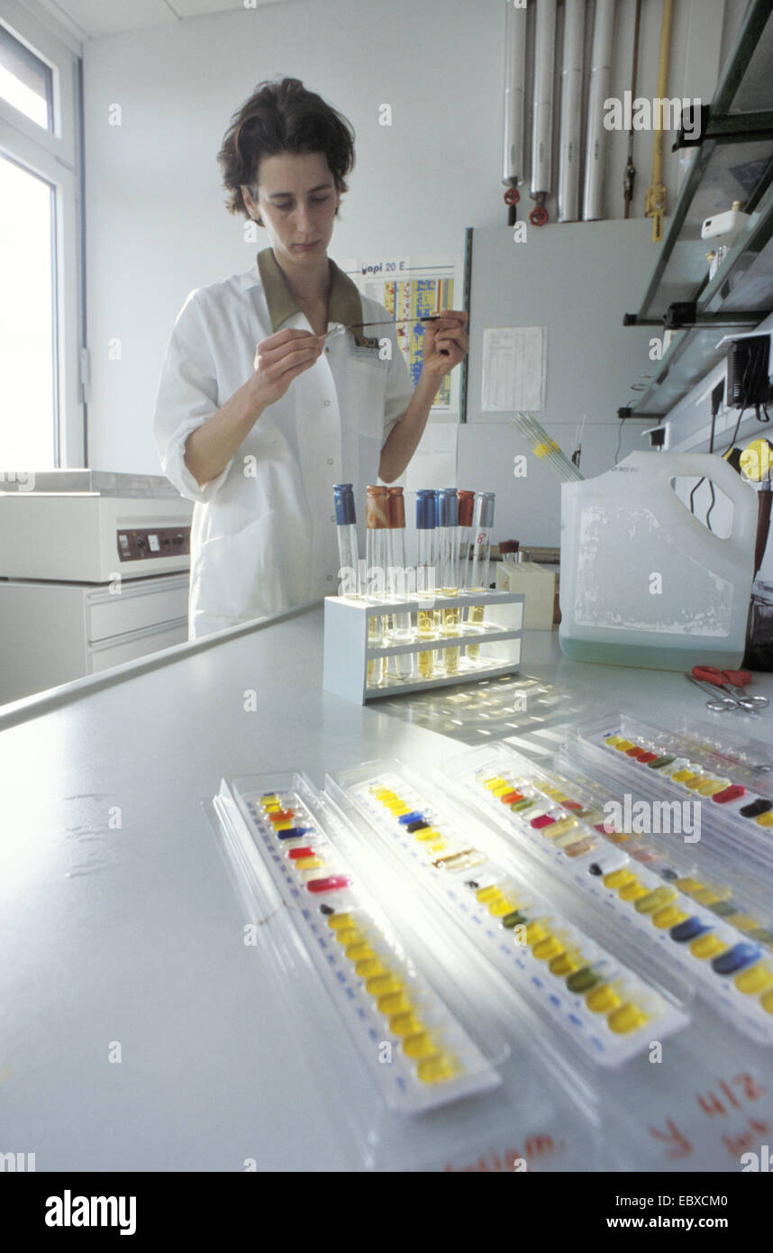 Female Laboratory Assistant High Resolution Stock Photography and ...