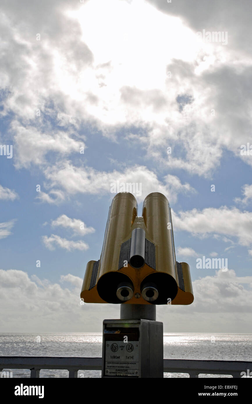 Stereo telescope hi-res stock photography and images - Alamy