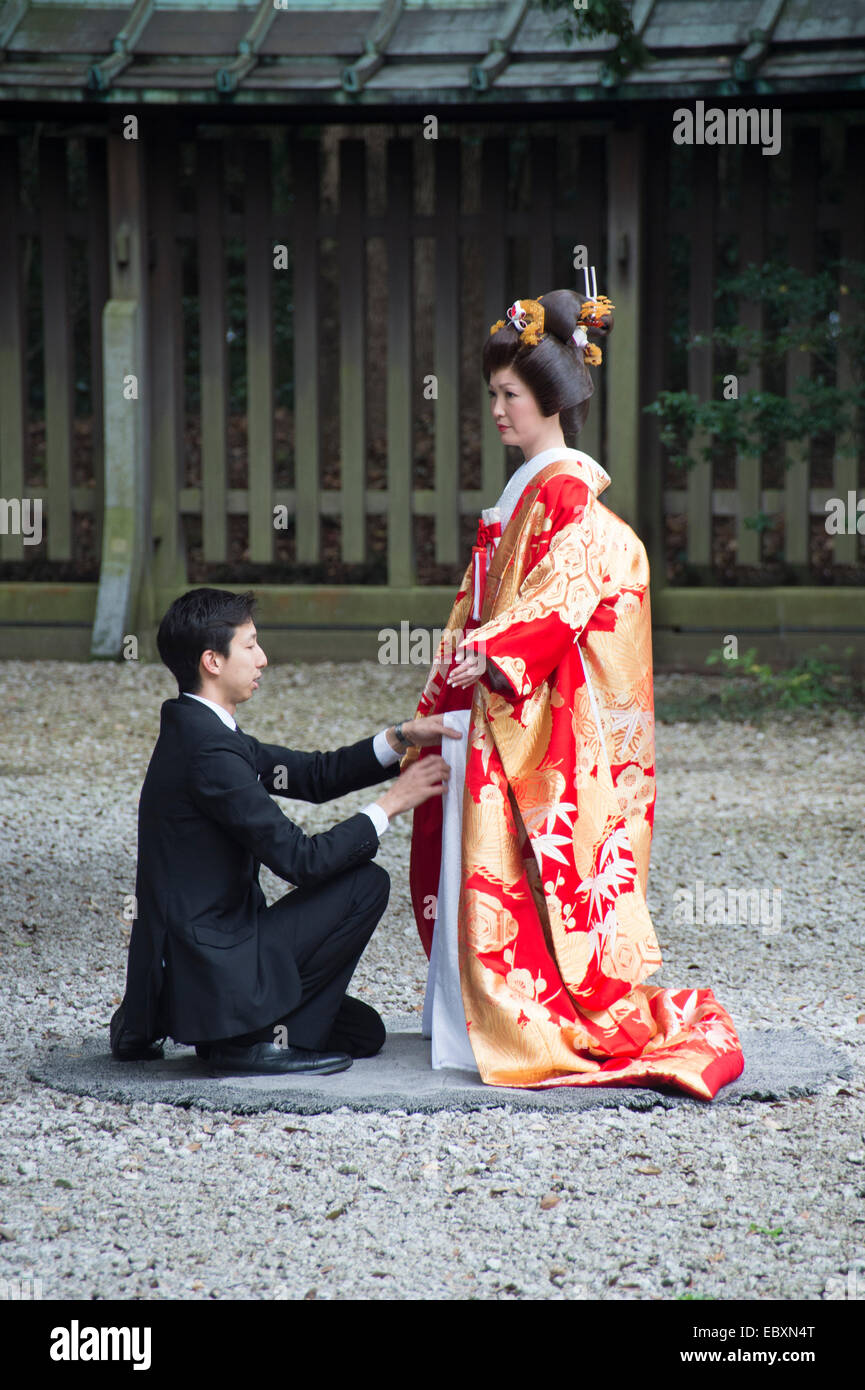 Tokyo meiji shrine hi-res stock photography and images - Alamy