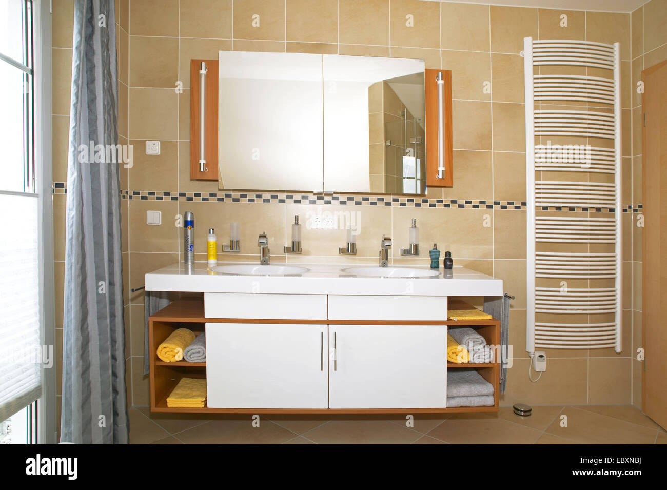 single family home inside, bathroom Stock Photo - Alamy