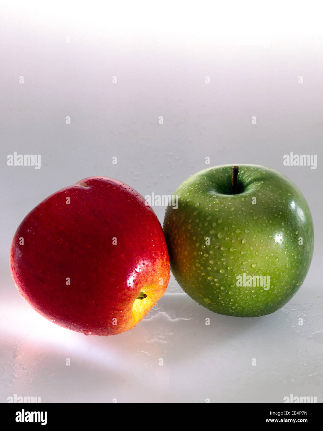 red and green apple Stock Photo - Alamy