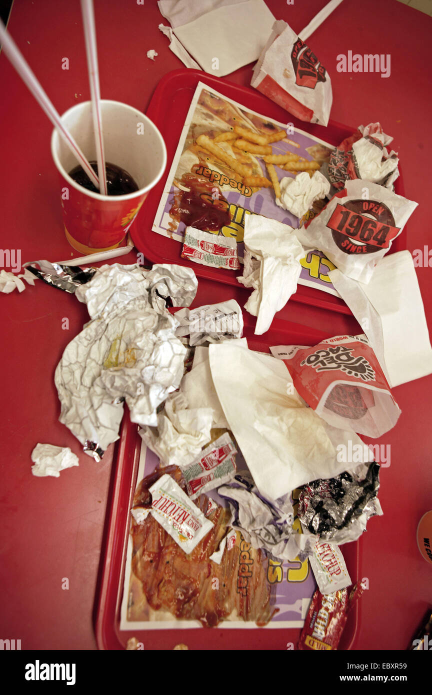 America, garbage at a fastfood restaurant Stock Photo - Alamy