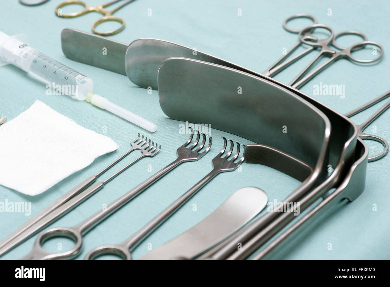 Surgical tongs hi-res stock photography and images - Alamy