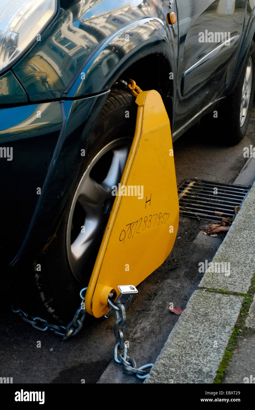 Car clamp in use hi-res stock photography and images - Alamy