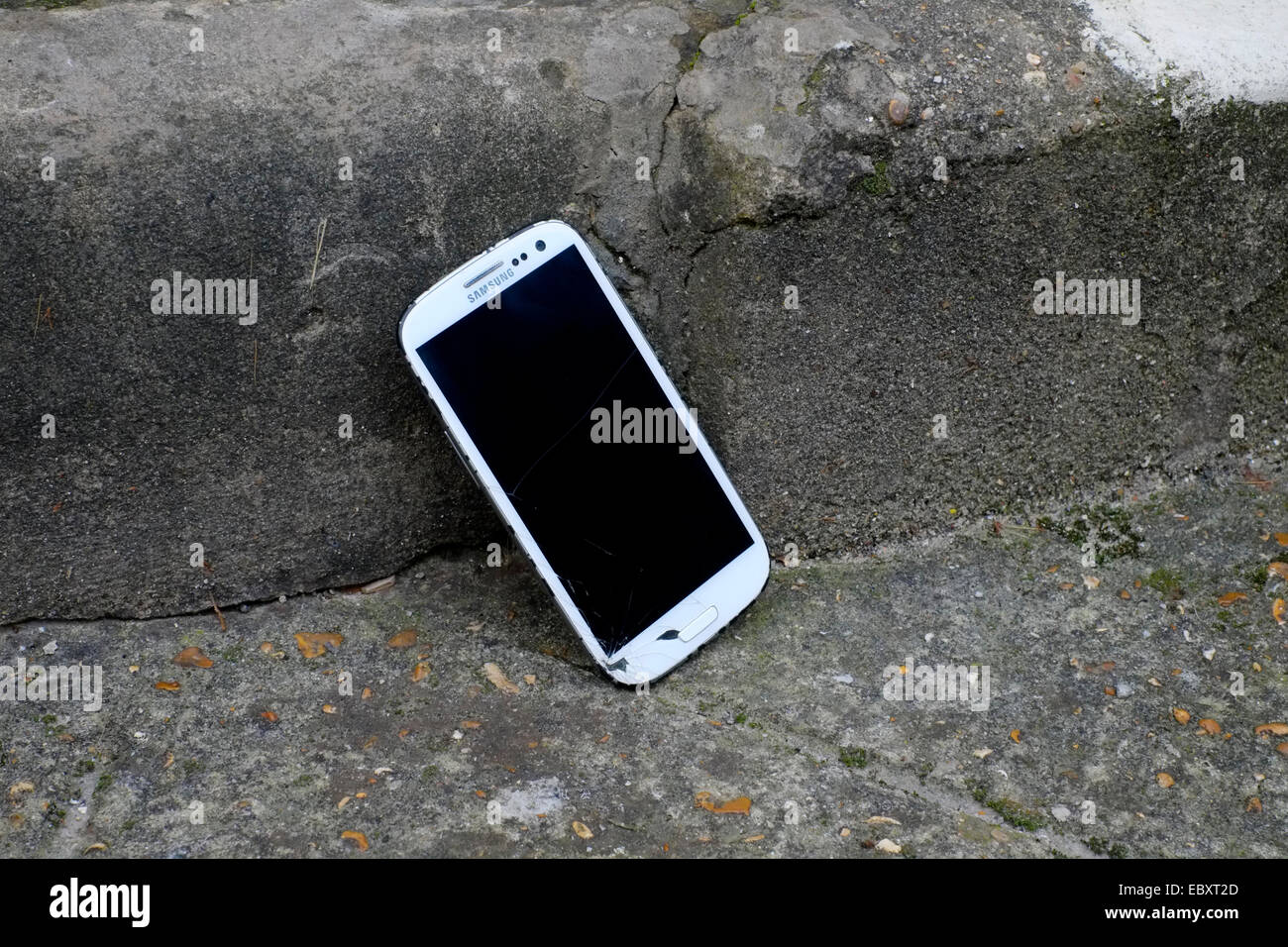 Screen smashed hi-res stock photography and images - Alamy