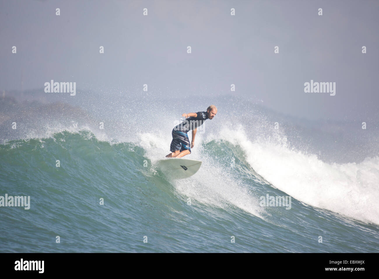 Surfing snap hi-res stock photography and images - Alamy