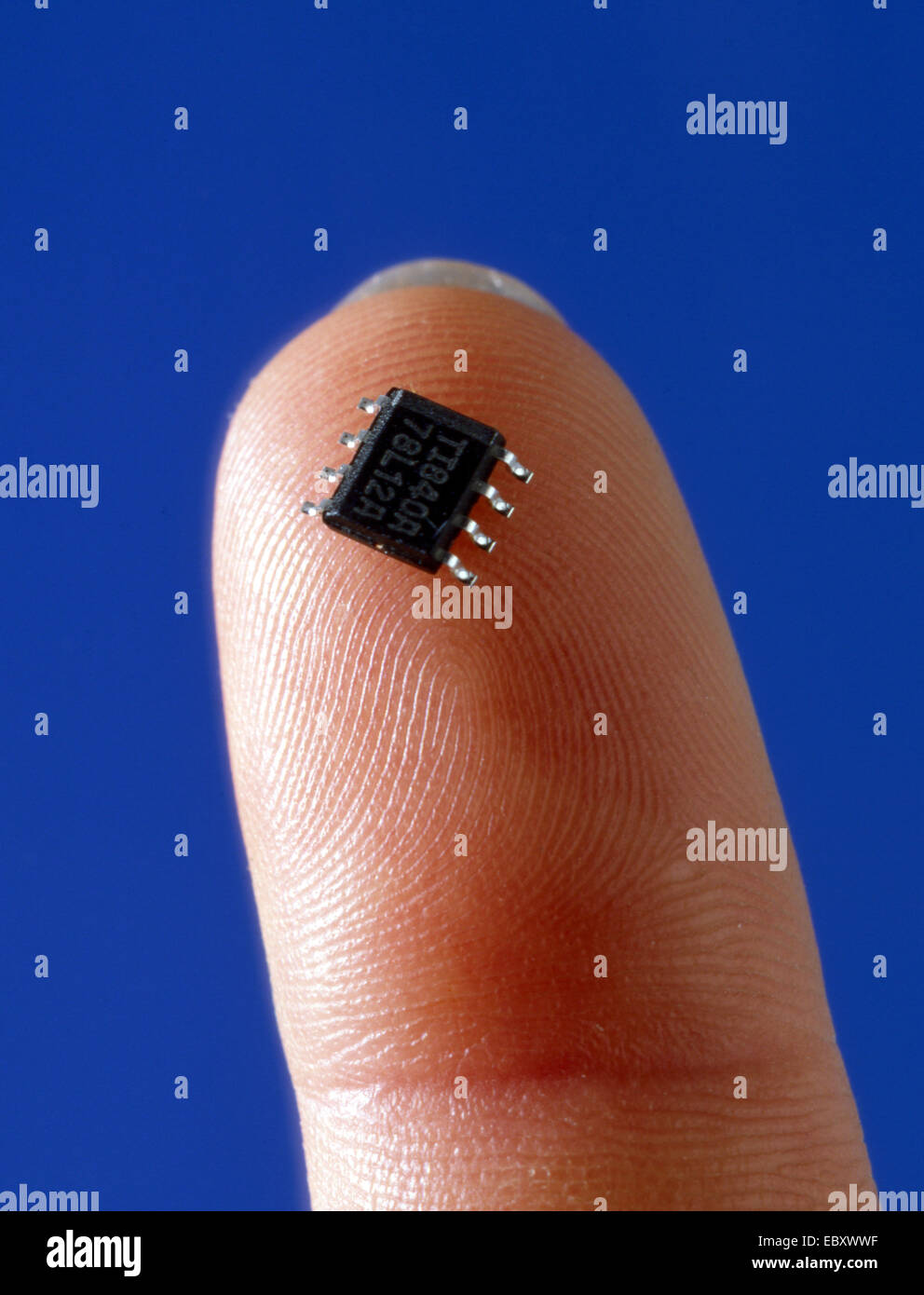 Microchip symbol hi-res stock photography and images - Alamy
